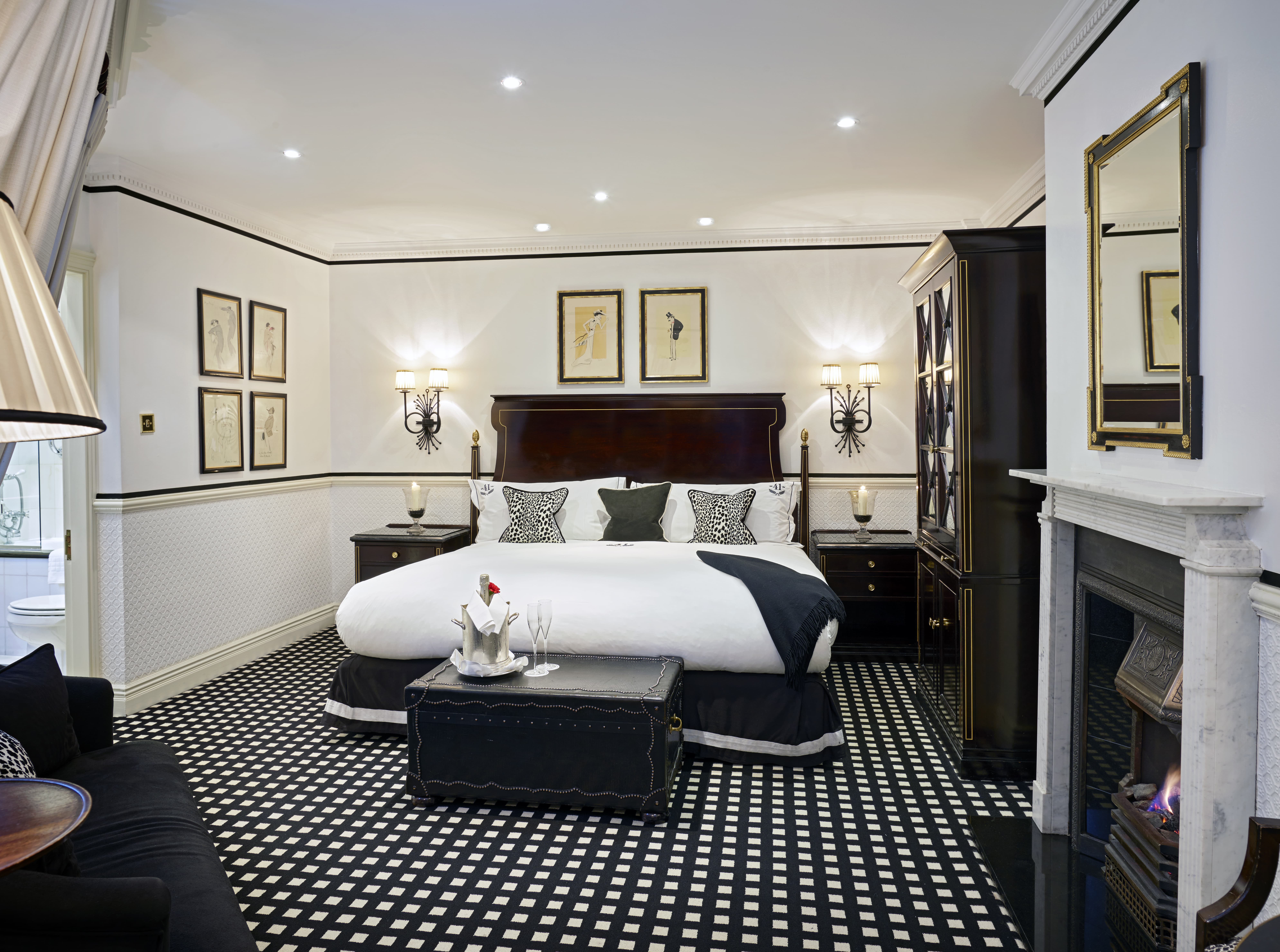 Image Gallery, Hotel 41